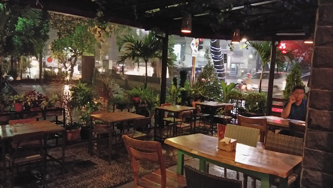 Simpang Luwe Cafe & Resto - Info Jam Buka, Alamat dan Ulasan Pengunjung ...