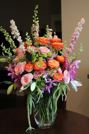 Fine Floral Designs - FLOWERS VICTORIA - 1-800-667-0880.