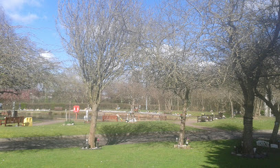 Walthamstow (Queens Road) Cemetery - Queens Rd, London - Zaubee