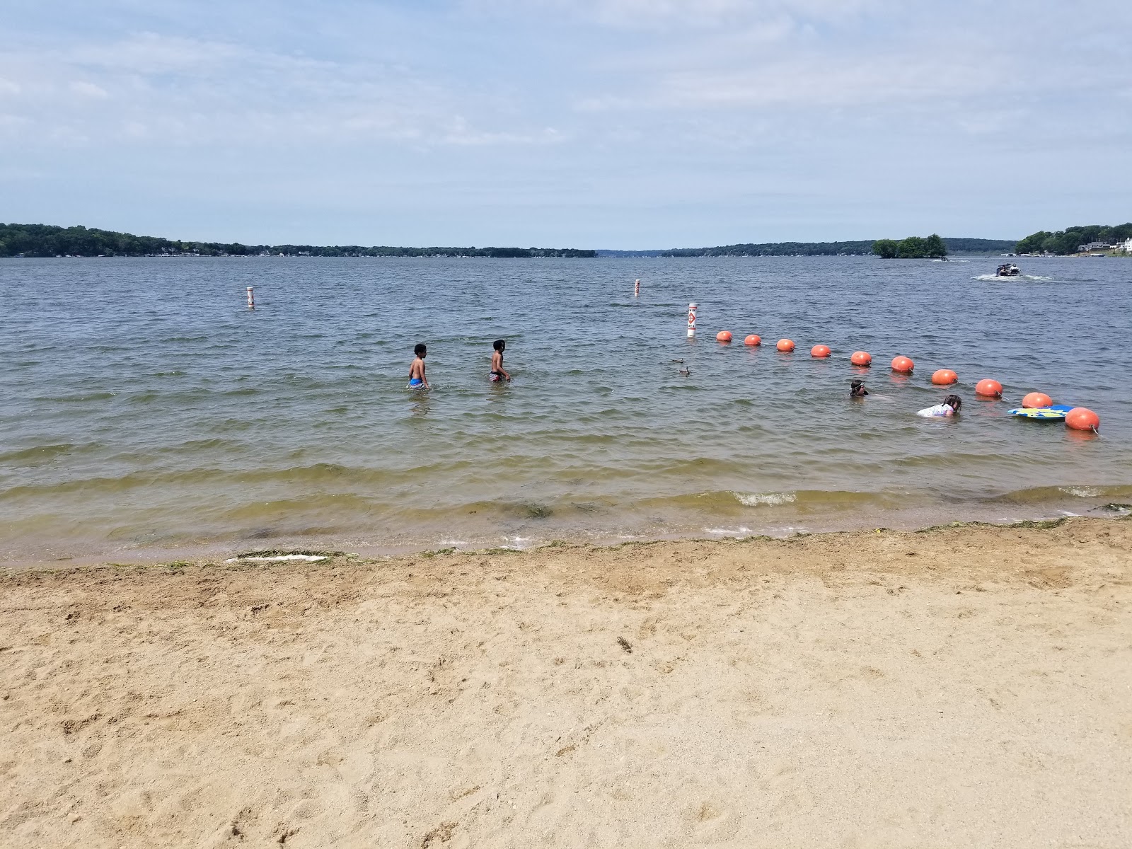 Pewaukee Beach | Wisconsin, Vereinigte Staaten - detaillierte ...