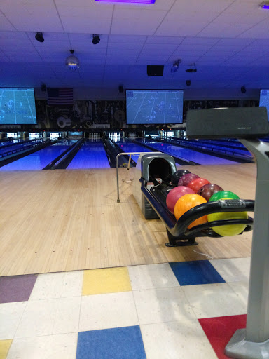 Bowling Alley «Freeway Lanes», reviews and photos, 33185 Bainbridge Rd ...