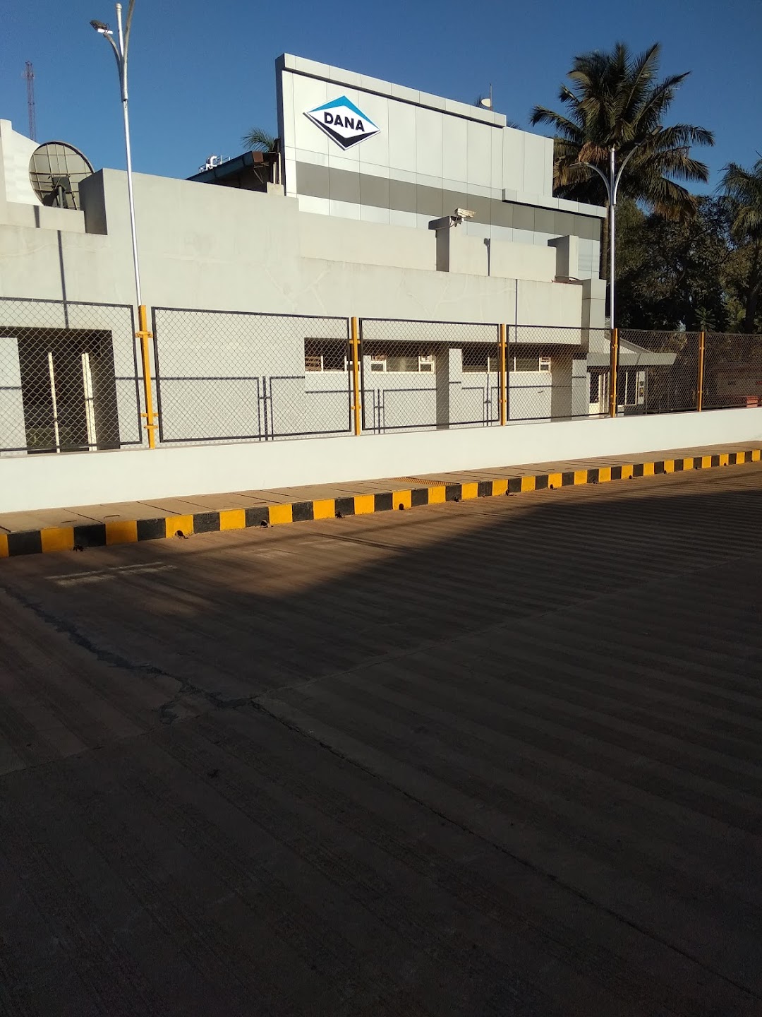 Dana- Fairfield Atlas Ltd. in the city Shinoli Bk.