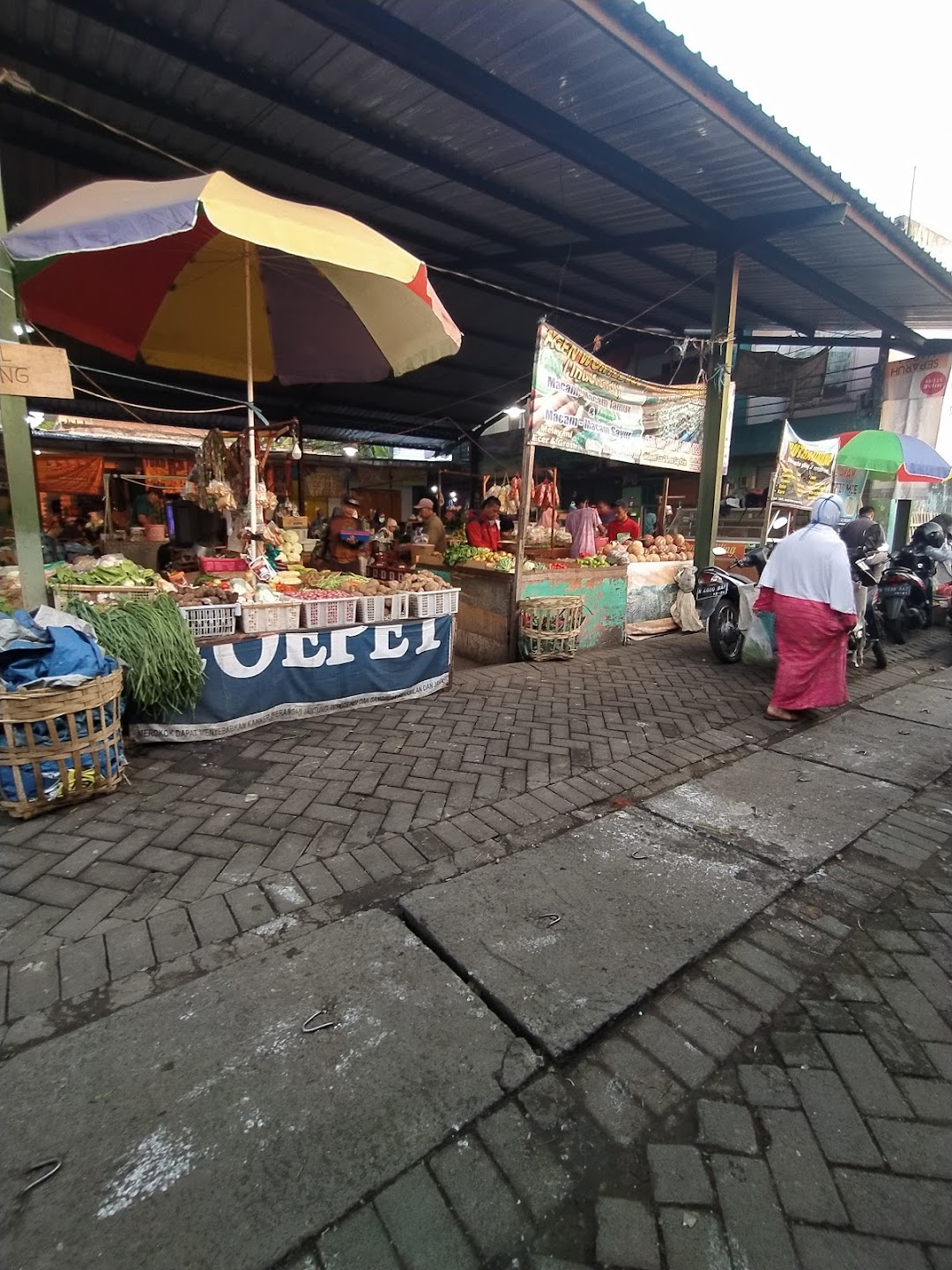 Pasar Desa Landungsari di kota Malang