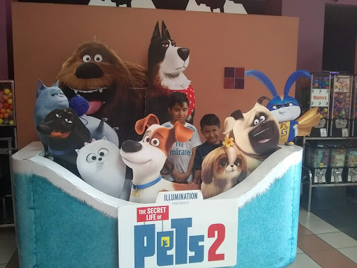 Movie Theater «Regal Cinemas Turlock 14», reviews and photos, 2323 W ...