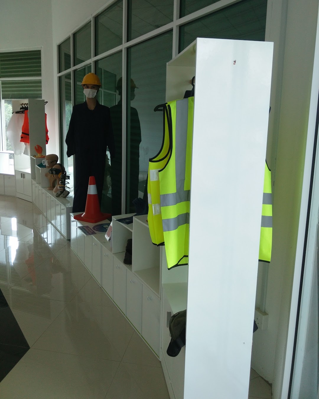 BASE SS SOLUTION (MALAYSIA) SDN BHD di bandar Kuantan