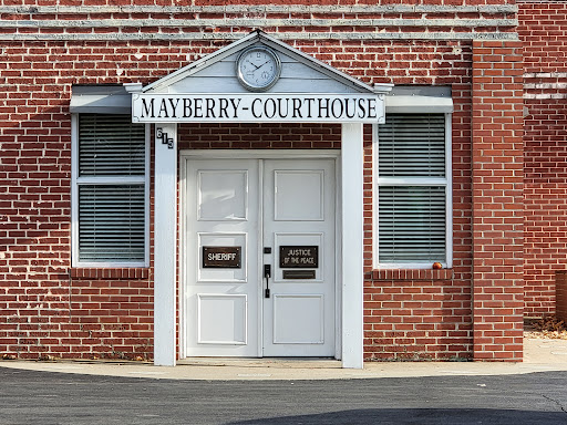 Mayberry Courthouse & Jail in Mt Airy, North Carolina - Zaubee