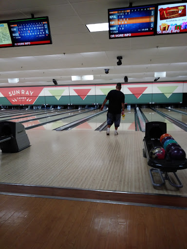 Bowling Alley «Sun Ray Lanes», reviews and photos, 2245 Hudson Rd, St ...