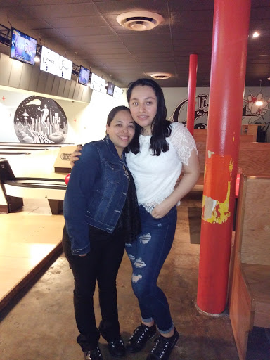 Bowling Alley «The Comet Pub & Lanes», reviews and photos, 2619 N ...