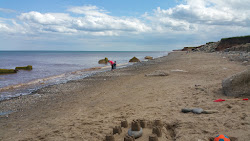 Tunstall beach | England, United Kingdom - detailed features, map, photos