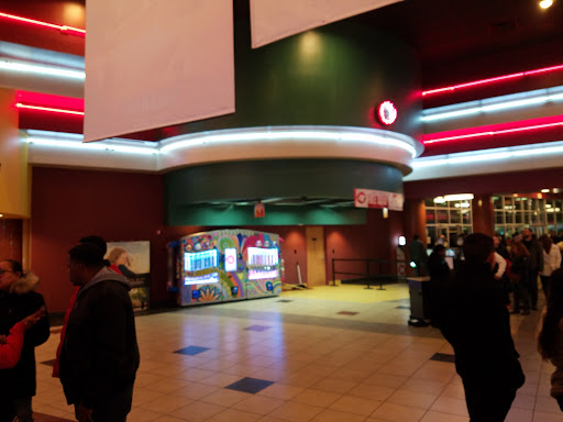 Movie Theater «Regal Cinemas New Roc 18 IMAX & RPX», reviews and photos ...