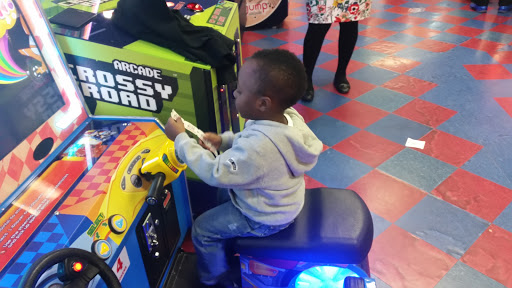 Entertainer «Funtopia USA», reviews and photos, 66-26 Metropolitan Ave ...