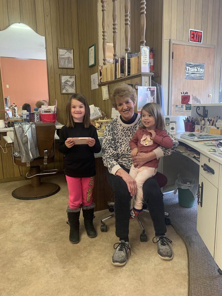 Downtown Beauty Salon - Delano, MN 55328 - Services and Reviews