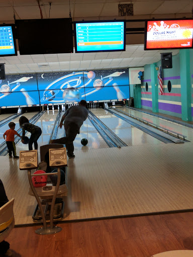 Bowling Alley «Northside Lanes», reviews and photos, 6 Richards Ave ...