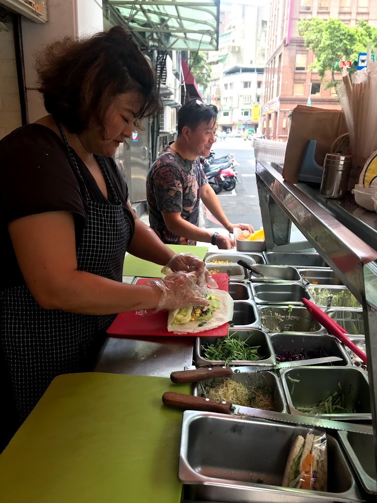 台北市中正區 Amanda Cafe - 台灣餐廳推薦 手搖推薦 甜點推薦 買一送一 優惠訊息