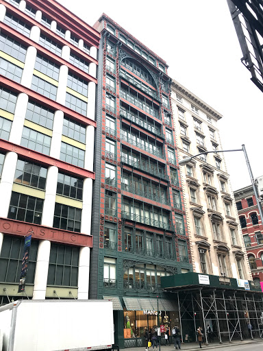 Little Singer Building in Manhattan, New York, New York - Zaubee
