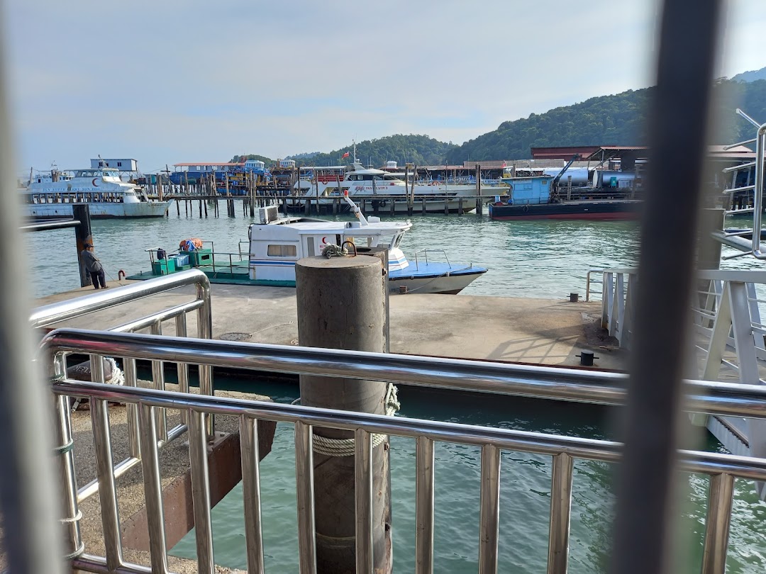 Pangkor Ferry Jetty di bandar Pulau Pangkor