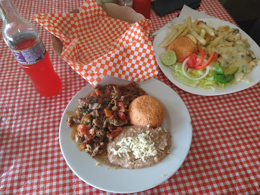 Restaurante El Charro Panzon Elotes Union en San Nicolás de los Garza