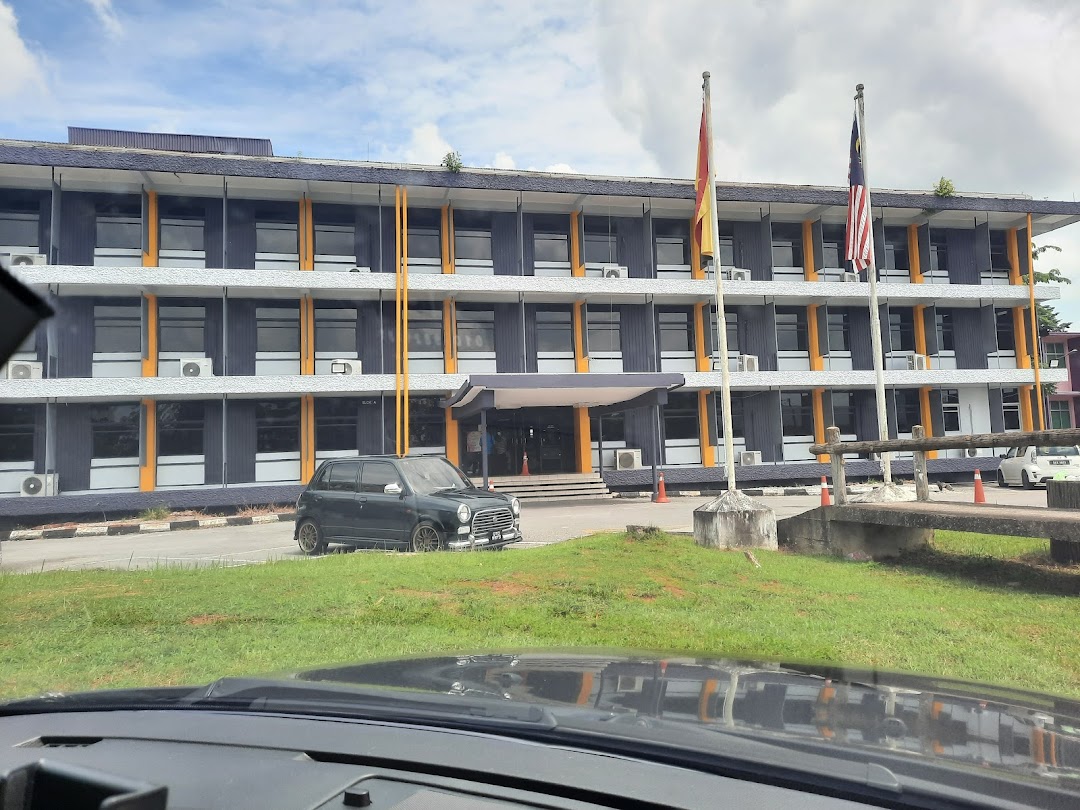 Land And Survey Department Kuching Divisional di bandar Kuching