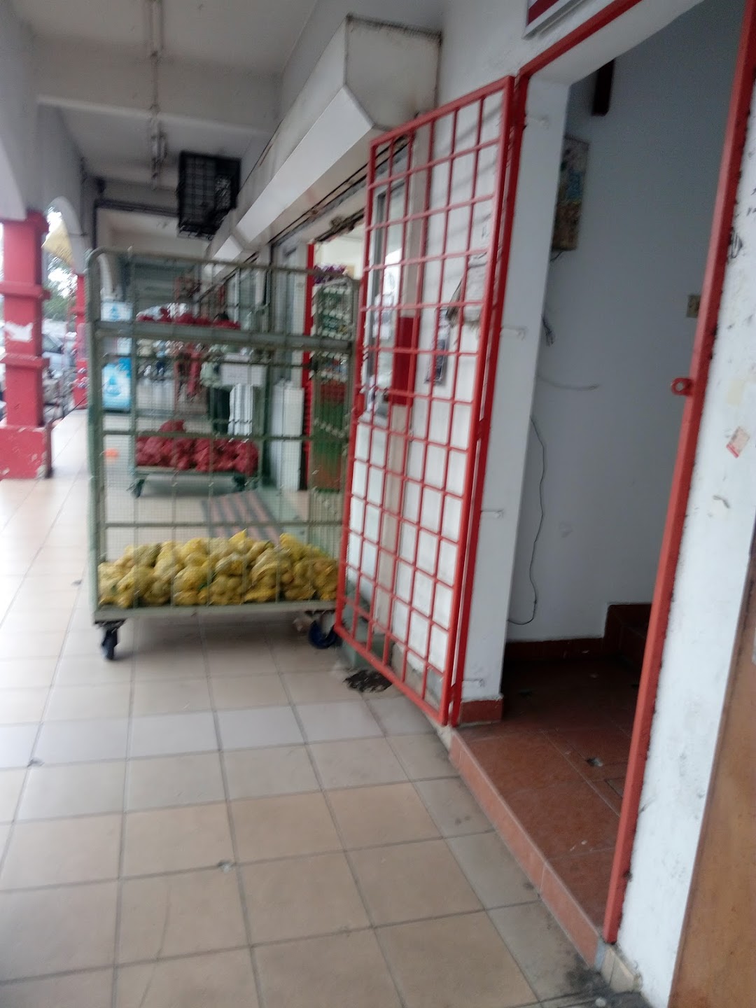 Pasar Raya Well Mart SB1 di bandar Shah Alam