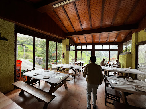 Restaurante Bar Parrilla El Roxin en Llanes