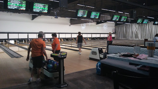 Bowling Alley «Gator Lanes», reviews and photos, 7050 Crystal Dr, Fort ...