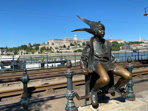 Little Princess Statue - Belgrád rkp., Budapest - Zaubee