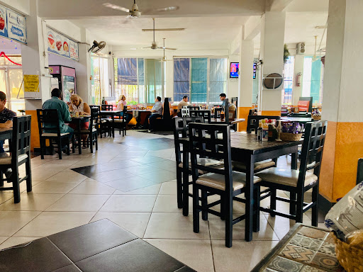 Restaurante Mariscos Carlos en Manzanillo