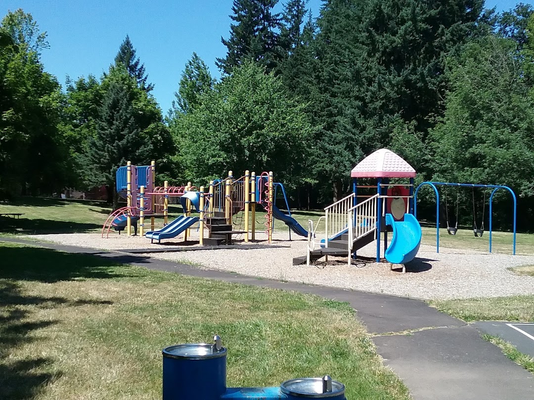 Spring Meadow Park in the city Newberg