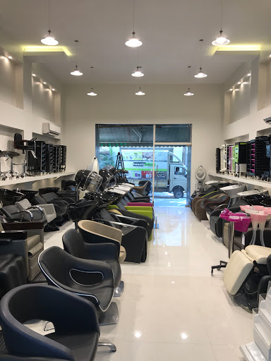 Beauty Palace in Andheri West, Mumbai