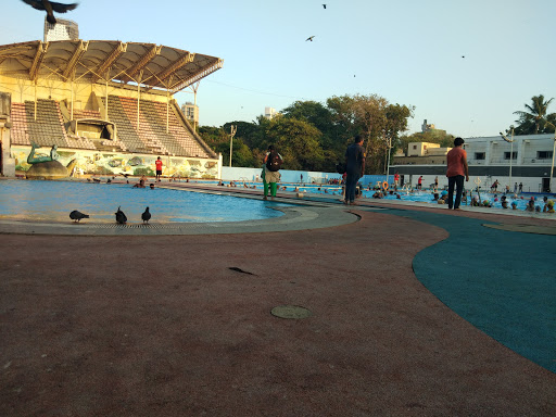 Mahatma Gandhi Memorial Swimming Pool in Dadar West, Shivaji Park ...