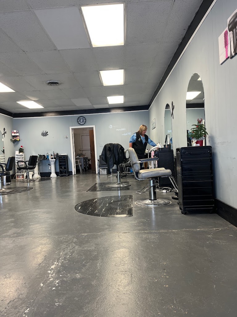 Reflections Hair Salon - Whiteville, NC 28472 - Services and Reviews