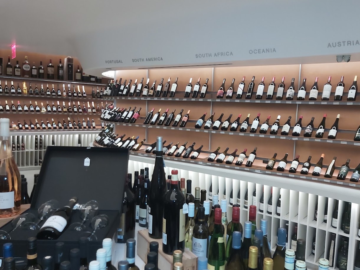 Best Wine Stores in Manhattan: 2026 Ultimate Guide