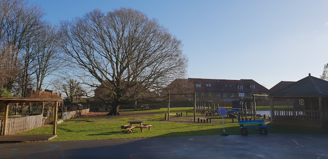 18 reviews of Sacred Heart Roehampton (School) in London (London)