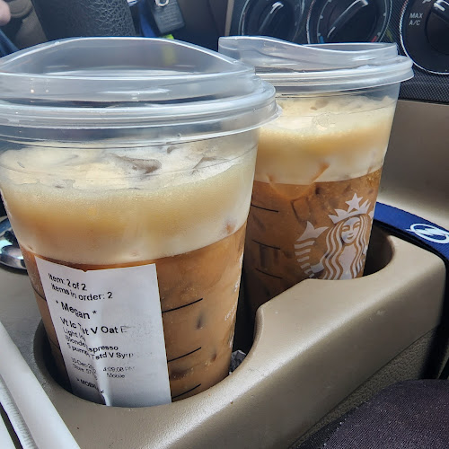 Starbucks 《 REVIEWS