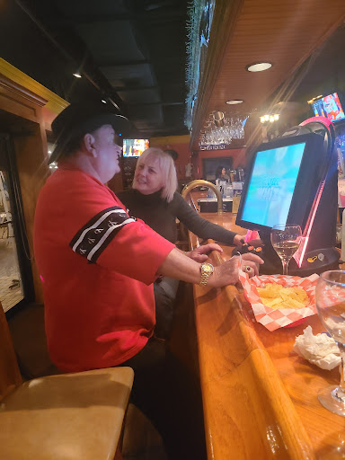 Post Time Lounge & Cafe - Cocktail bar - Longwood, Florida - Zaubee