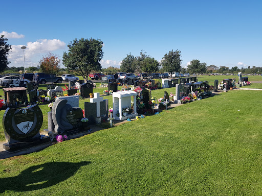Manukau Memorial Gardens (Manukau Cemetery) in Wiri, Auckland, - Zaubee