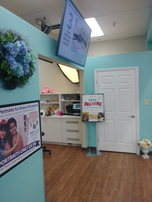 Reviews Portrait Studio at Walmart Supercenter - #2089 (Photo Studio ...