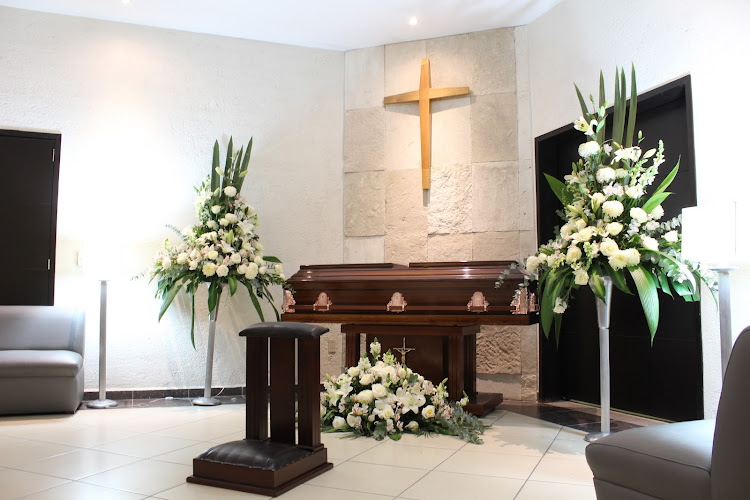 Funeraria Y Mausoleos SERVIR 《 OPINIONES