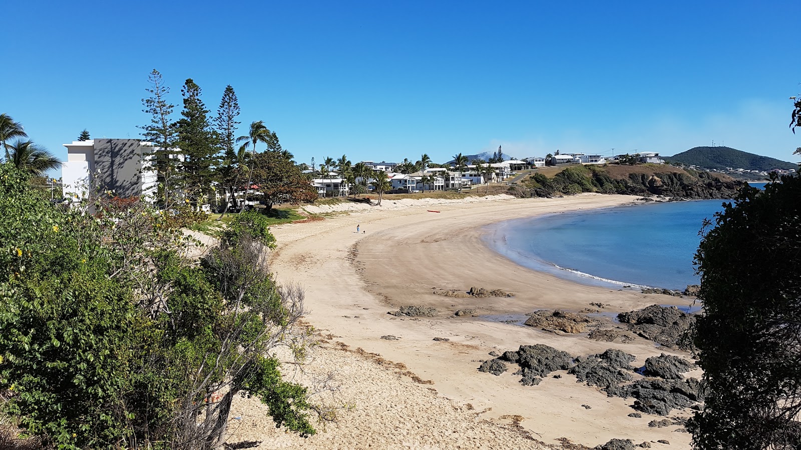 Cooee Bay Beach 🏖️ Livingstone Shire, Australia - detailed features ...