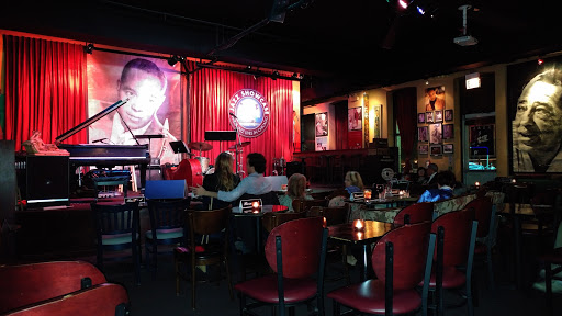 Jazz Club «Jazz Showcase», reviews and photos, 806 S Plymouth Ct ...