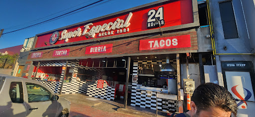 Restaurante La Especial, Tortas tacos y fruteria en Tijuana