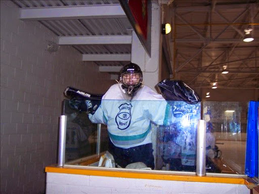 Inch Park Arena And Outdoor Pool in Inch Park, Hamilton, Ontario - Zaubee