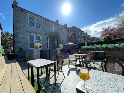 The Albyn - Cafe Restaurant Bar