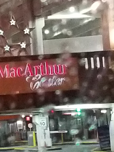 Movie Theater «Regal MacArthur Center Stadium 18 & RPX», reviews and ...