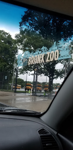 Bronx Zoo Store - Crotona Pkwy, The Bronx, New York - Zaubee