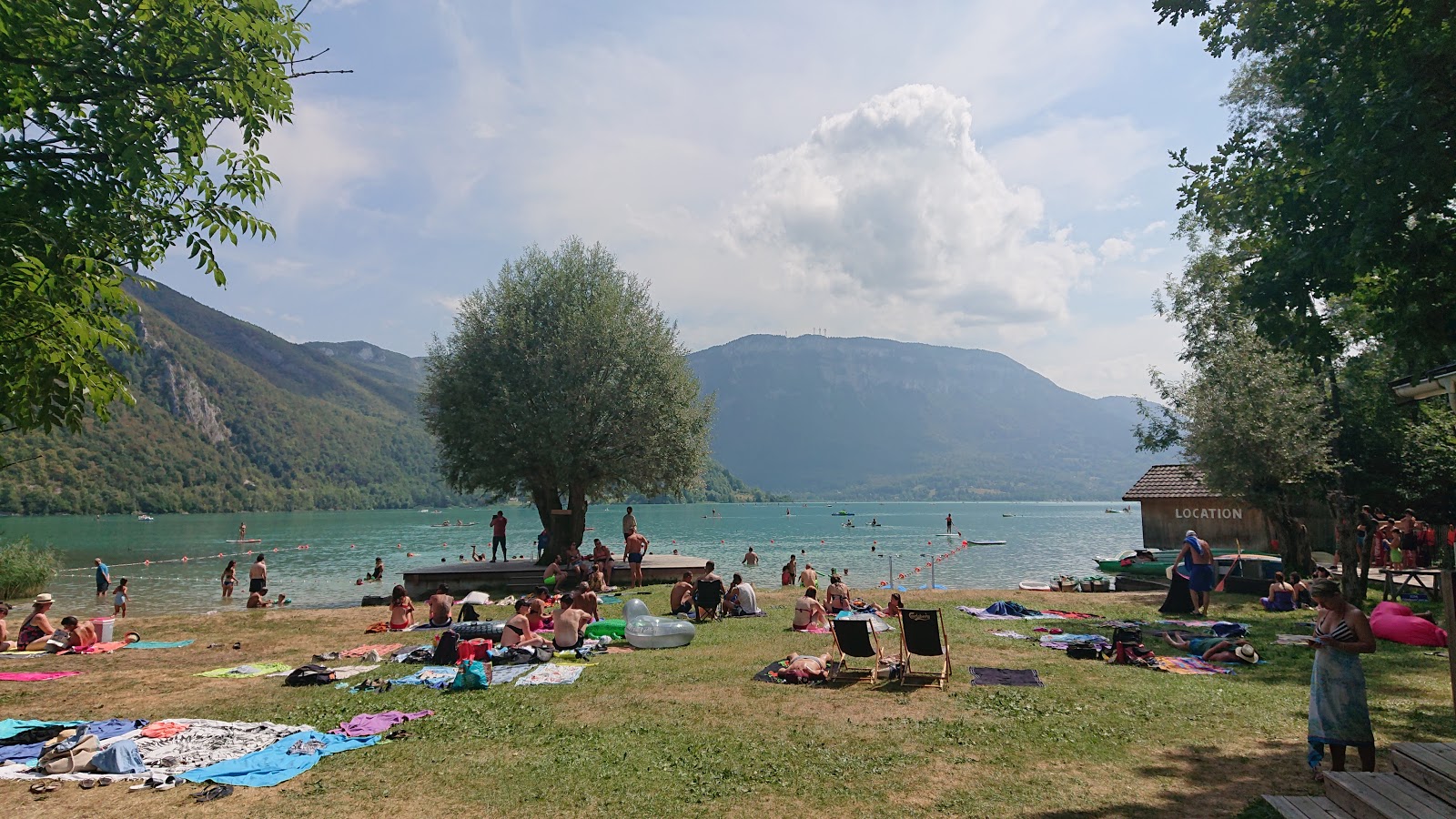 Plage La Crique Aiguebelette 🏖️ Savoy, France - detailed features, map ...