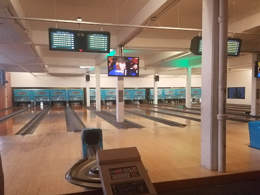 Bowling Alley «Bowlounge», reviews and photos, 167 Turtle Creek Blvd ...