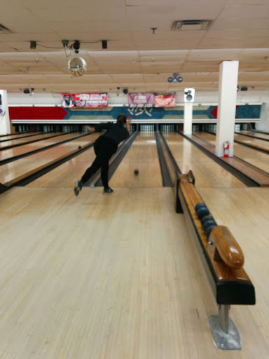 Bowling Alley «Boston Candlepin», reviews and photos, 543 E Broadway ...