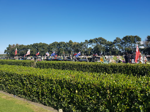 Manukau Memorial Gardens (Manukau Cemetery) in Wiri, Auckland, - Zaubee