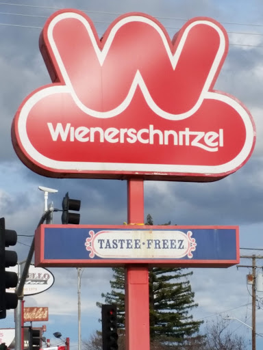 Wienerschnitzel in Victorville, California - Zaubee